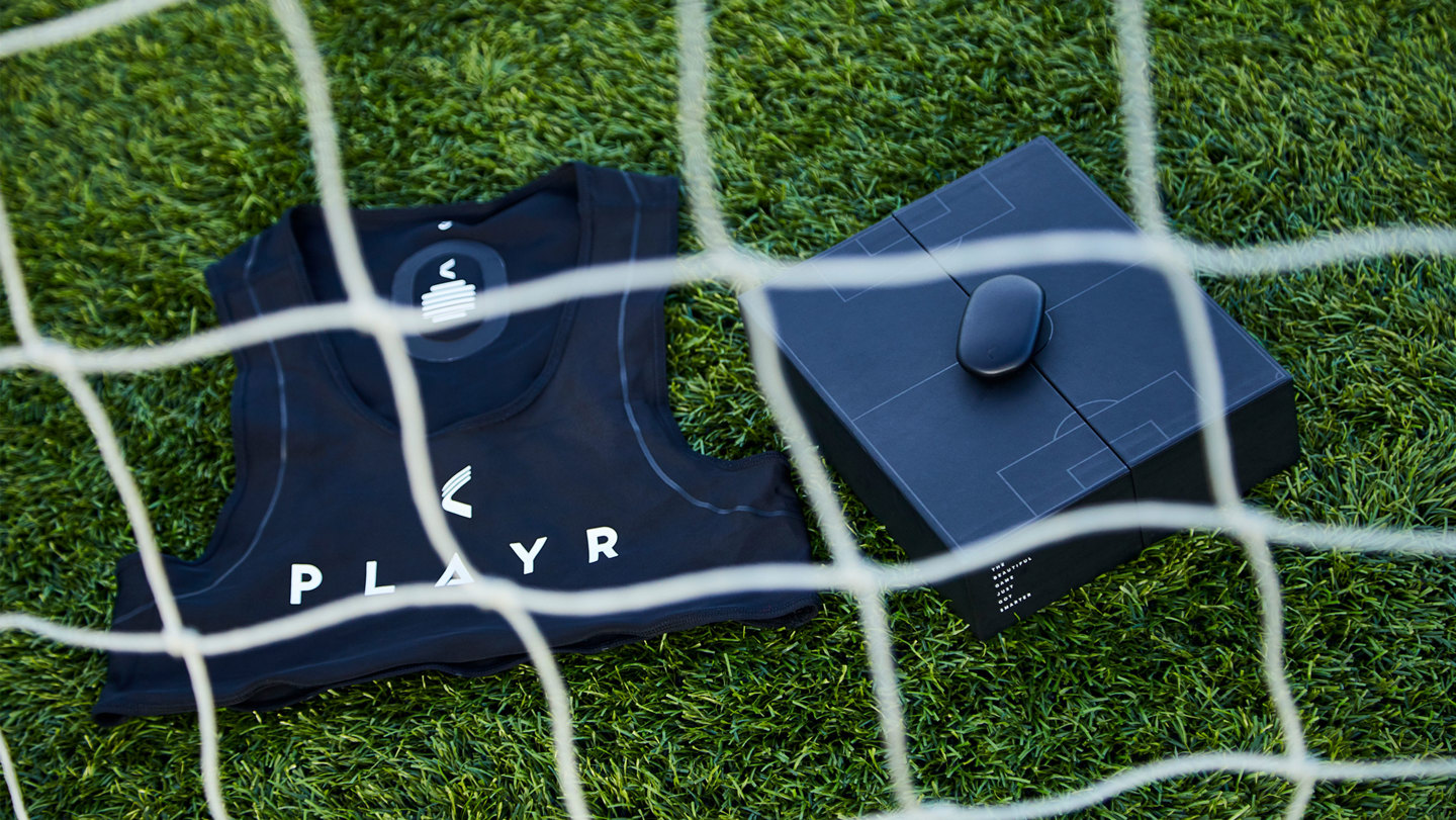 Review PLAYR Football GPS tracker | Departures Magazine